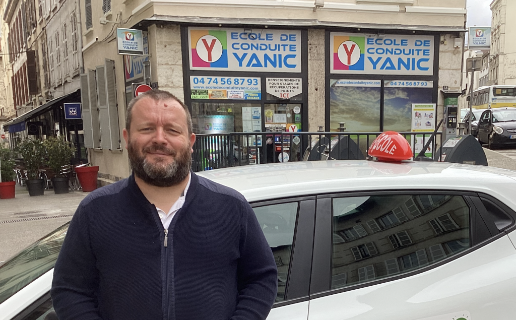 Publi/Reportage, Ecole de conduite Yanic, l’homme qui fait conduire les non-voyants, mais pas ...